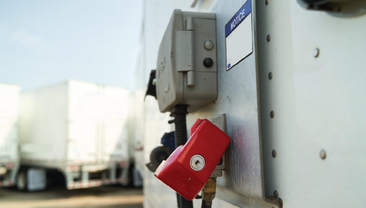 What Is A Glad Hand On A Truck? A Complete Breakdown