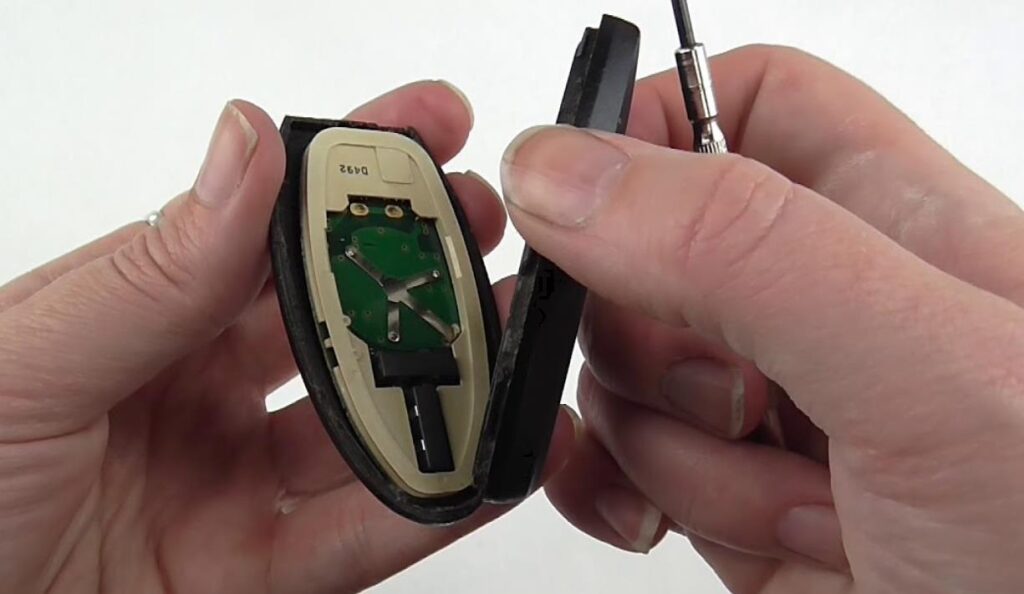 How To Change Key Fob Battery Nissan Change In 8 Easy Steps how-to-change-key-fob-battery-nissan-change-in-8-easy-steps