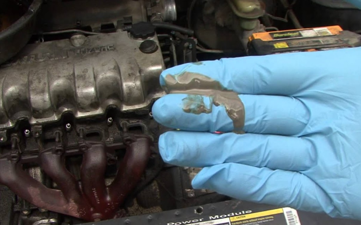 How To Fix Water In Engine Oil? Fix In 10 Steps